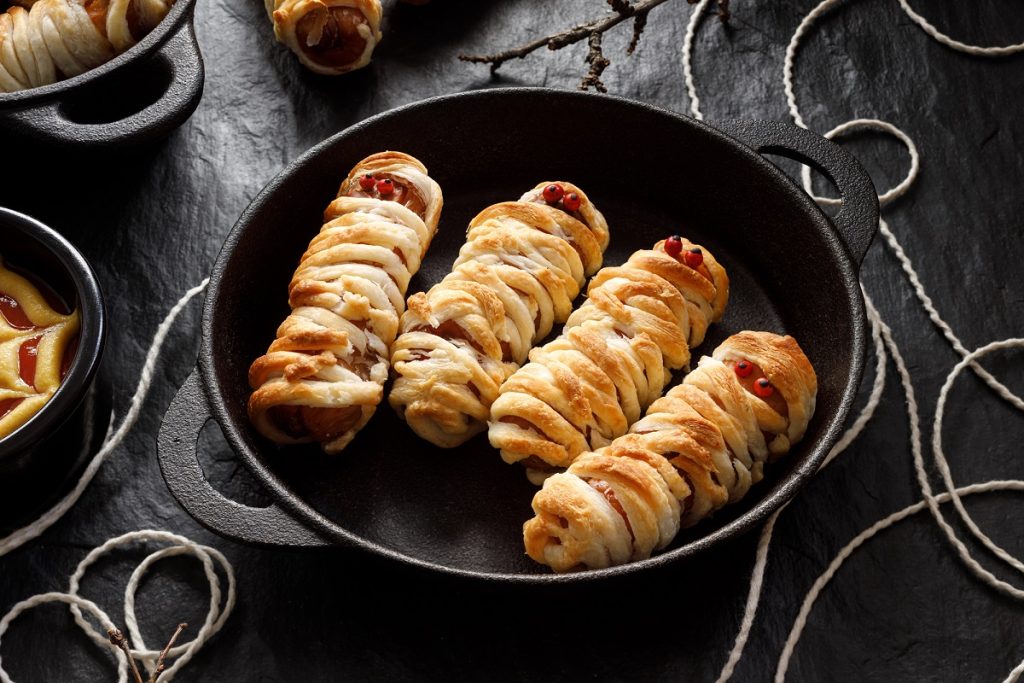15 Spooky Yet Simple Halloween Foods You Can Make In 30 Minutes - Yum ...