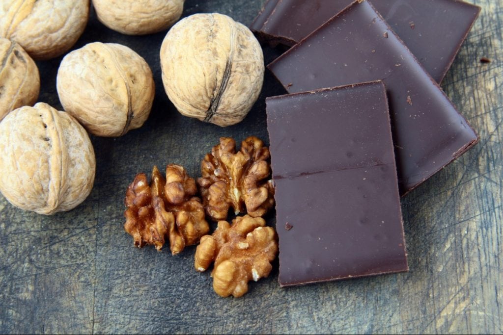 15 Healthy Snacks For Late Night Cravings That Won’t Ruin Your Sleep ...