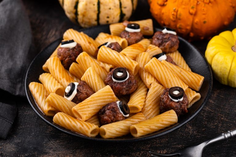 15 Spooky Yet Simple Halloween Foods You Can Make In 30 Minutes - Yum ...
