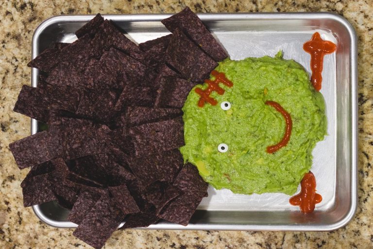 15 Spooky Yet Simple Halloween Foods You Can Make In 30 Minutes - Yum ...