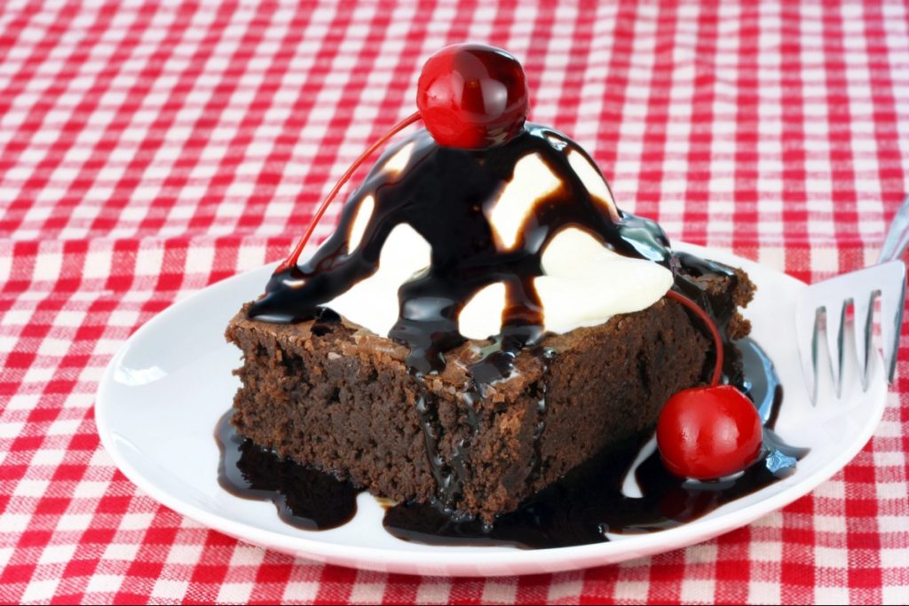 17 Warm Desserts That Melt In Your Mouth - Yum and Yummer