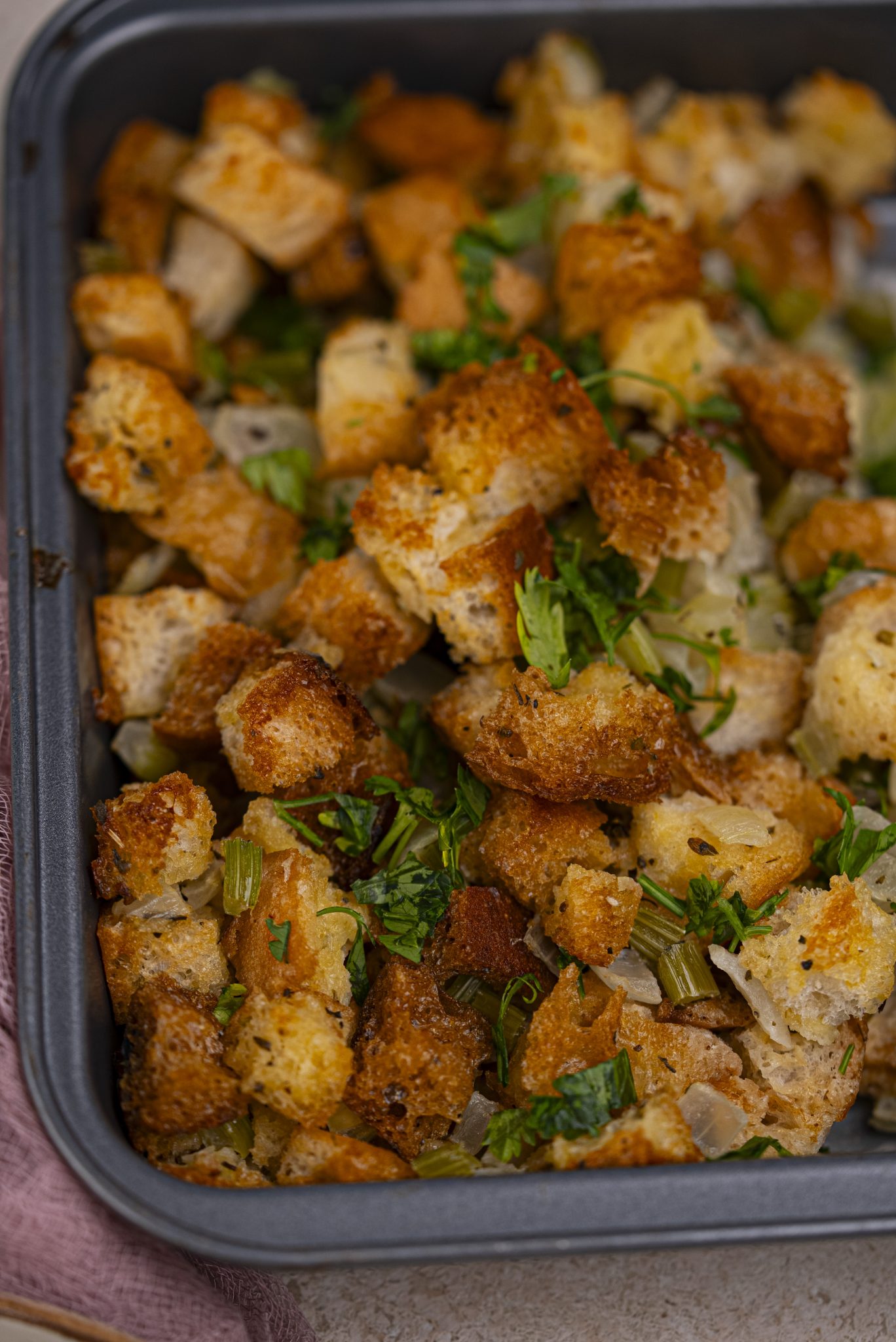 Easy Homemade Thanksgiving Stuffing Recipe (Grandma's Classic Stuffing ...