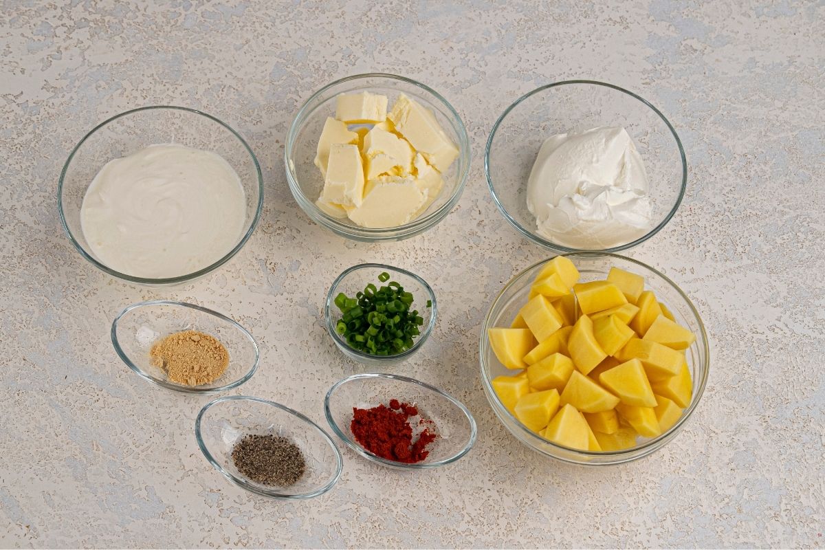 Creamy Make Ahead Mashed Potatoes Recipe - Yum and Yummer